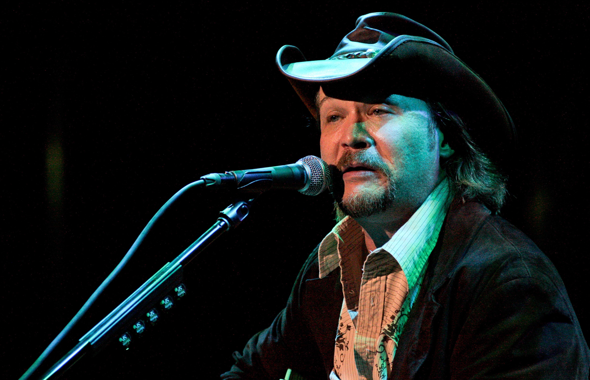 Country Music Star Travis Tritt Involved In Fatal DUI Accident - Perez ...