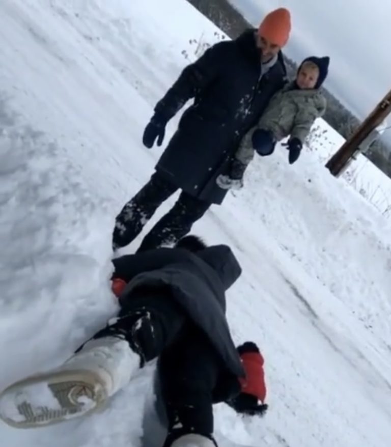 Amy Schumer Stuck In The Snow Couldn’t Be More Relatable — WATCH ...