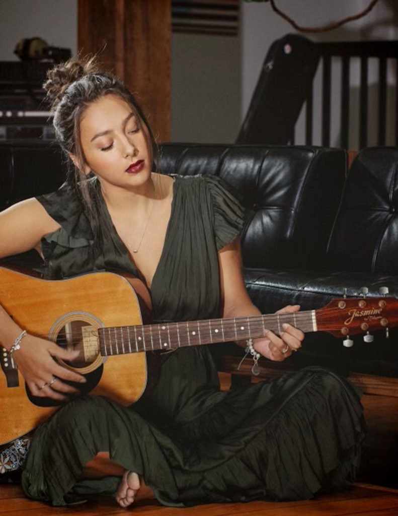 Singer-Songwriter Isabelle Fries Is Fiona Apple Meets Kelly Clarkson ...
