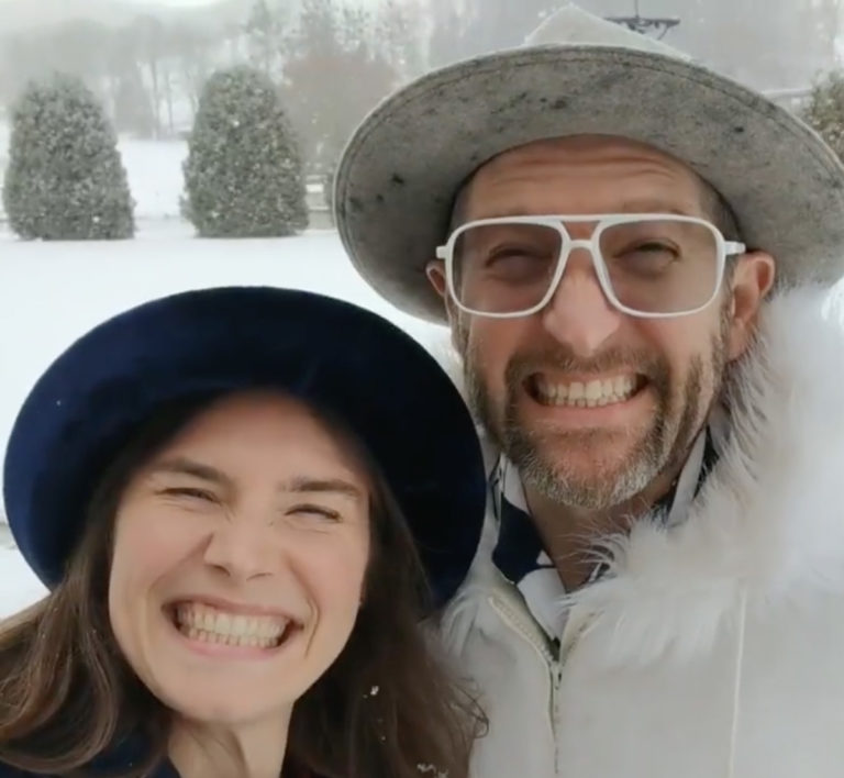 Amanda Knox Says She's Pregnant With Her First Child - One Month After ...