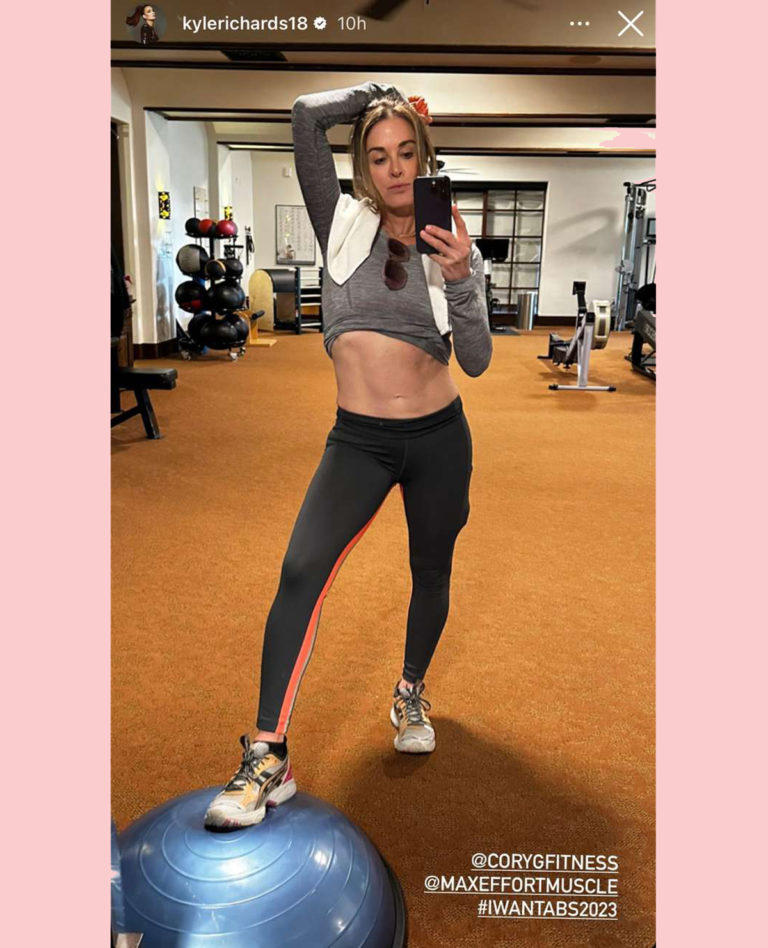 Kyle Richards Shows Off Rock-Hard Abs After Fans Deliver Ozempic ...