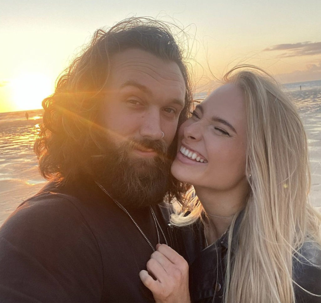 Who Is Machine Gun Kelly Guitarist Sophie Lloyd Anyway?? - Perez Hilton