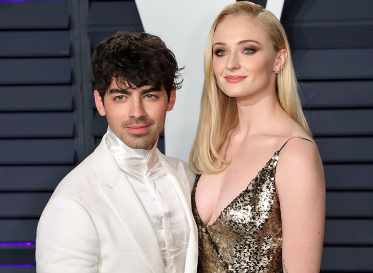 Joe Jonas Seen Wearing Wedding Ring At Texas Concert Amid Sophie Turner Divorce Rumors! - Perez ...