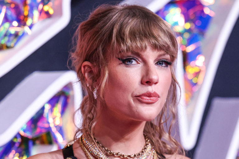 Taylor Swift ‘Overwhelmed By Grief’ After Young Fan Died Just Before ...