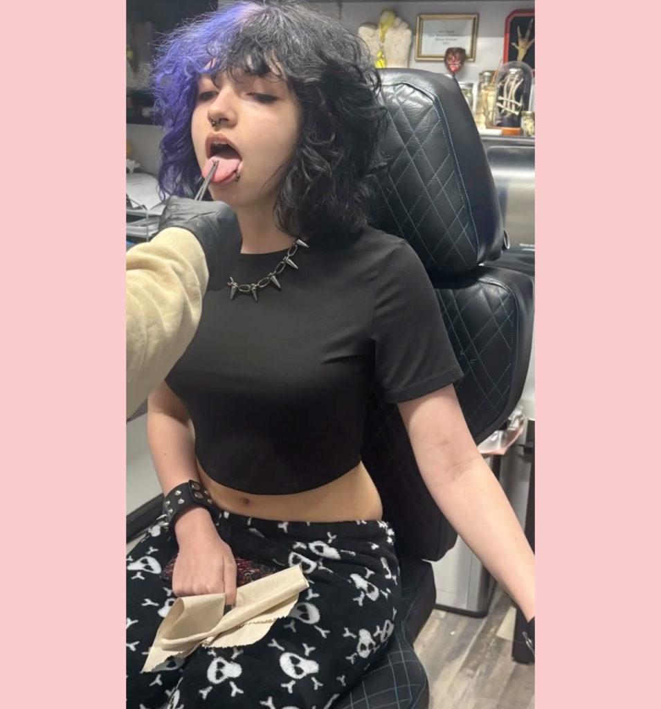 Teen Moms Farrah Abraham Got Daughter Tongue And Back Piercings For 15th