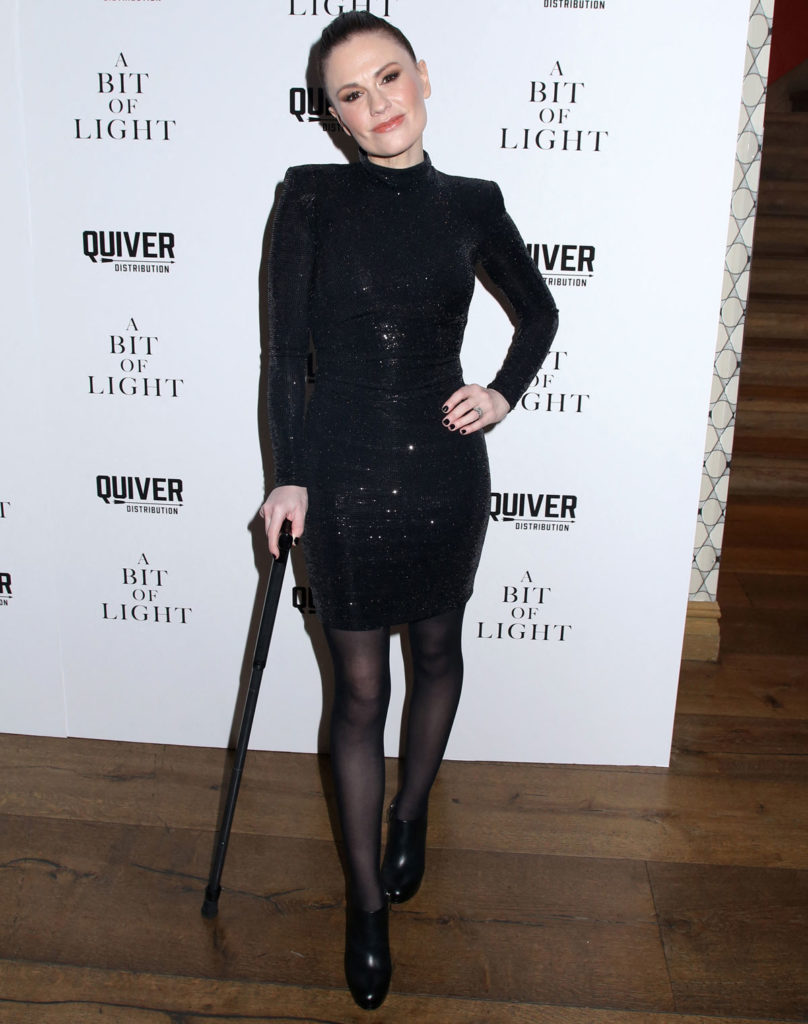 Anna Paquin Walks With Cane On Red Carpet Amid Battle With Secret ...