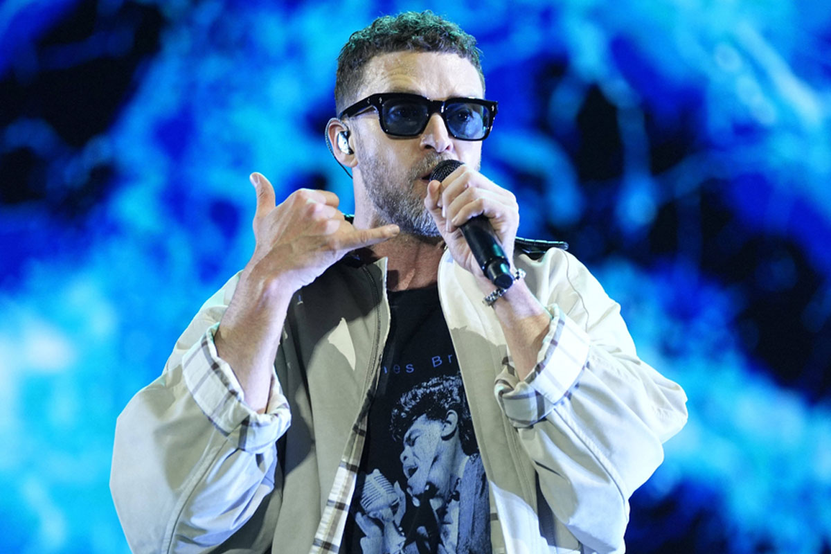 Justin Timberlake BLASTED For Barely Singing At All During Concert ...