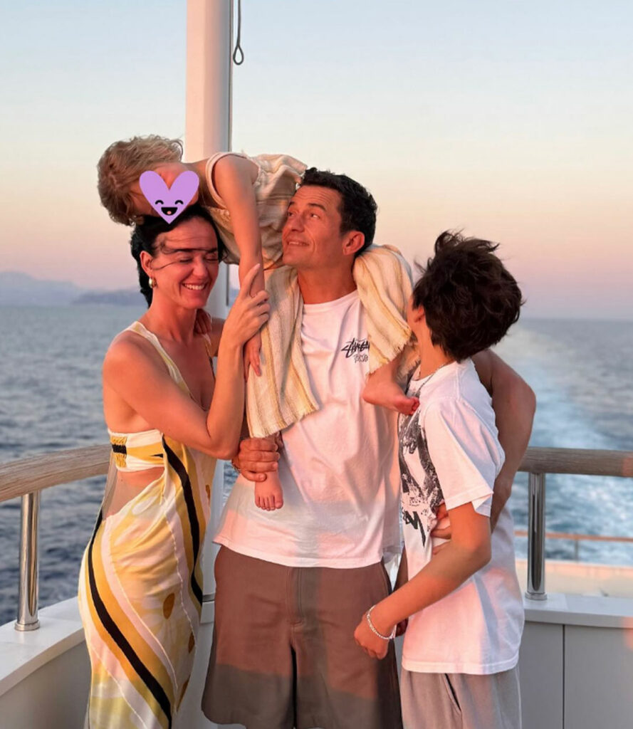 Orlando Bloom REALLY Wants You To Know He's Amicable With Ex-Fiancée Katy Perry! LOOK! - Perez ...