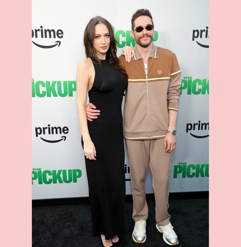 Pete Davidson's Girlfriend Shows First Glimpse Of Baby Bump At His ...